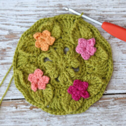Pockets of Joy – Dedri {Crochet Square}