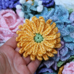 Crochet Gerbera Daisy Pattern (Free Pattern for the Lucy Wall Bouquet)